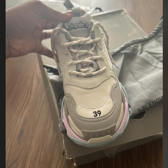 Balenciaga | Shoes | Balenciaga Triple S Tennis Shoes Only Worn Twice ...